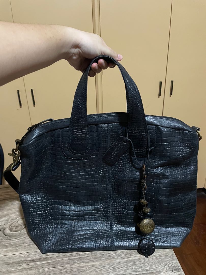Vedasto black leather structured hand bag/sling bag, Women's Fashion ...