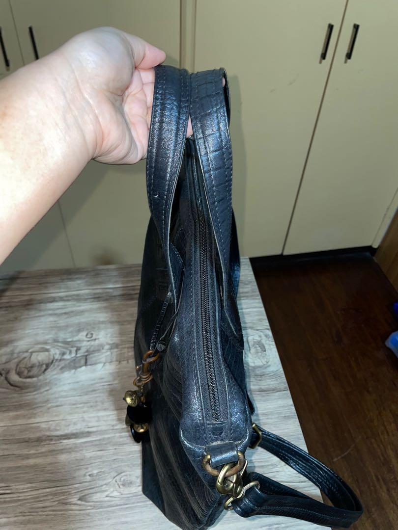 Vedasto black leather structured hand bag/sling bag, Women's Fashion ...
