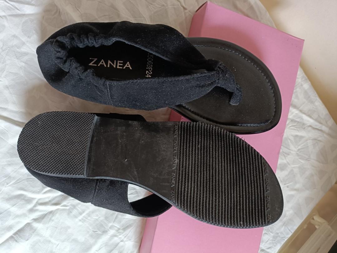 ZANEA FLAT SANDALS, Women's Fashion, Footwear, Flats & Sandals on Carousell