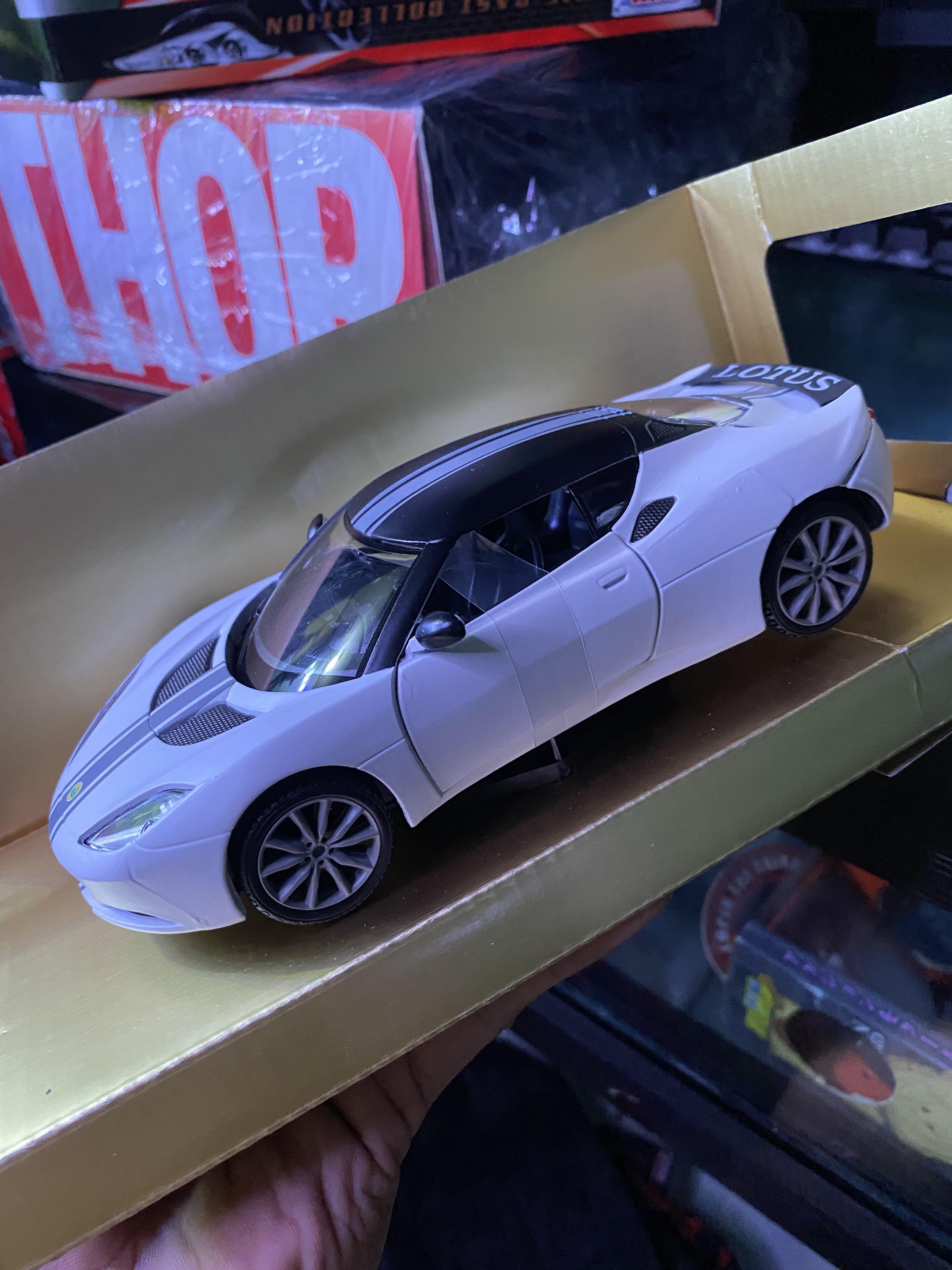 1:24 Die-Cast Sports Cars, Hobbies & Toys, Toys & Games on Carousell