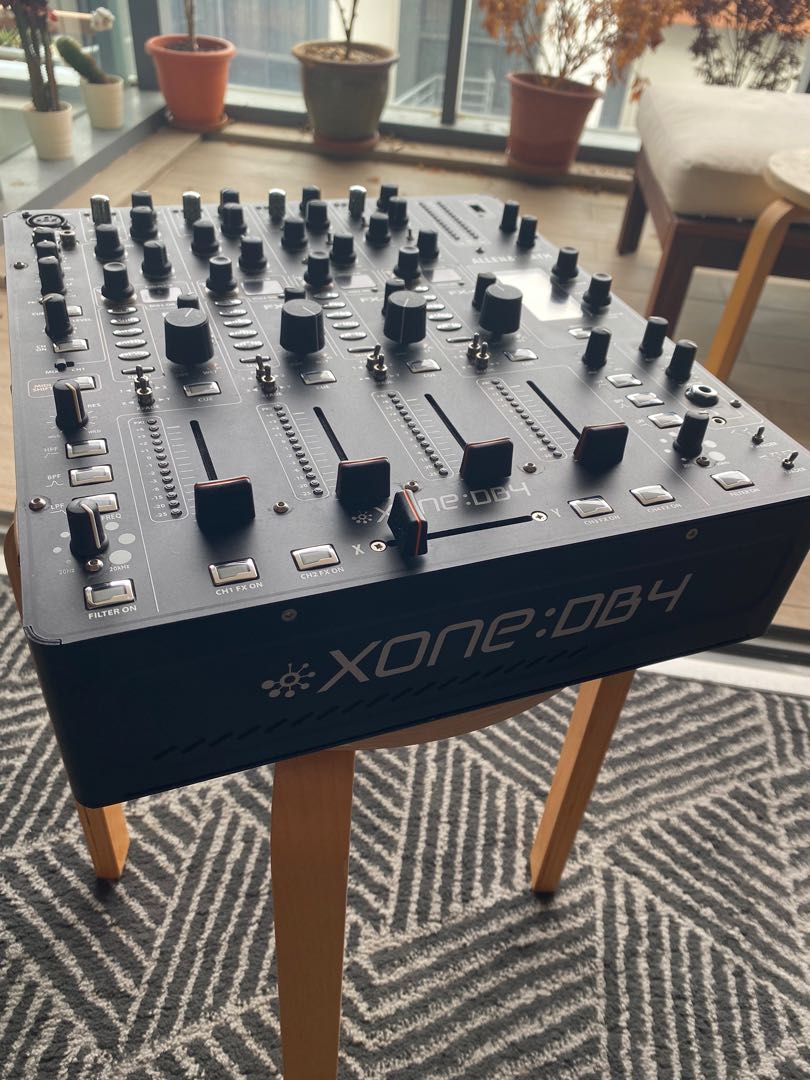 Allen & Heath XONE:DB4, Hobbies & Toys, Music & Media, Music ...
