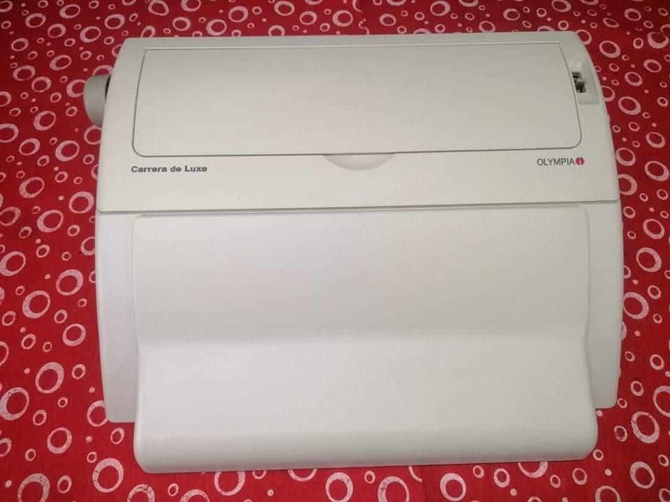 Carrera de luxe olympia typewritter, Computers & Tech, Office ...