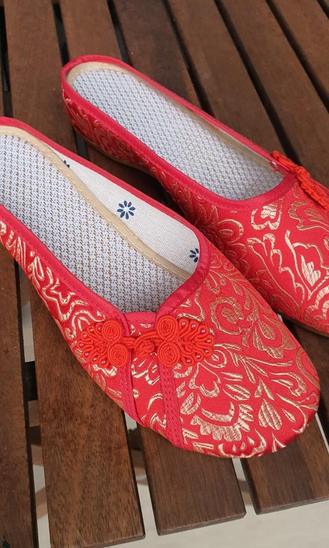 Chinese Wedding Flats, Women's Fashion, Footwear, Flats on Carousell