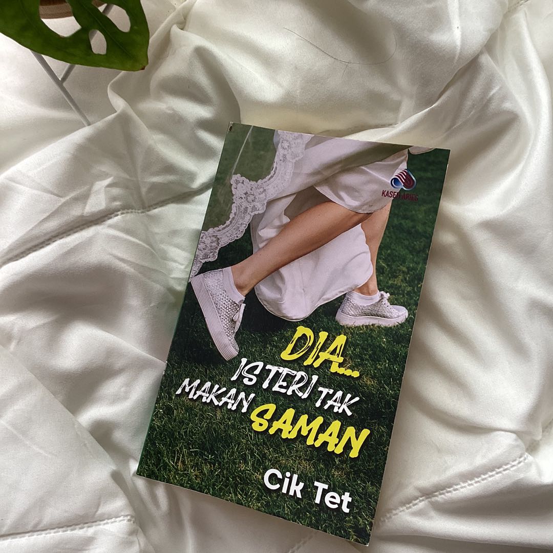 Dia Isteri Tak Makan Saman (Novel), Hobbies & Toys, Books & Magazines ...