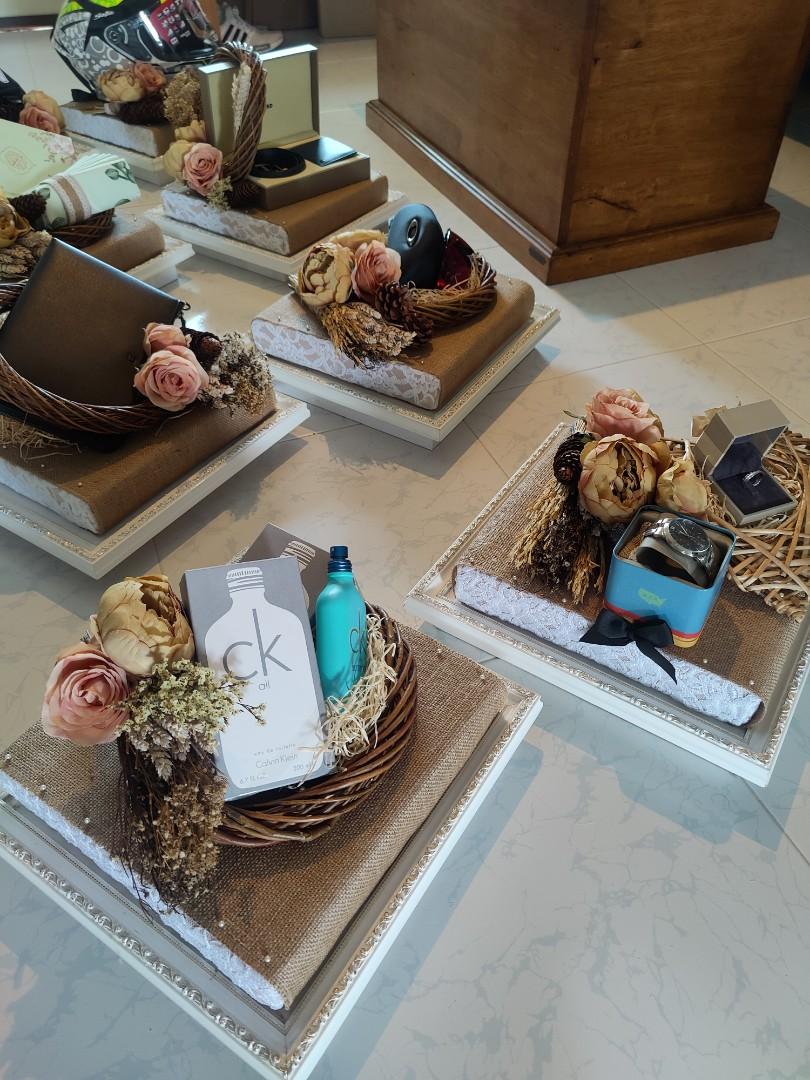 Dulang hantaran. Gubahan hantaran. Wedding tray. Sireh dara. Sireh ...