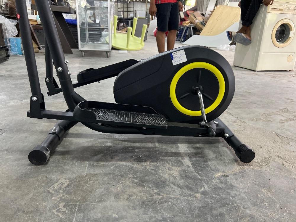 Elliptical Exercise Machine / Mesin Latihan Elips, Sports Equipment ...