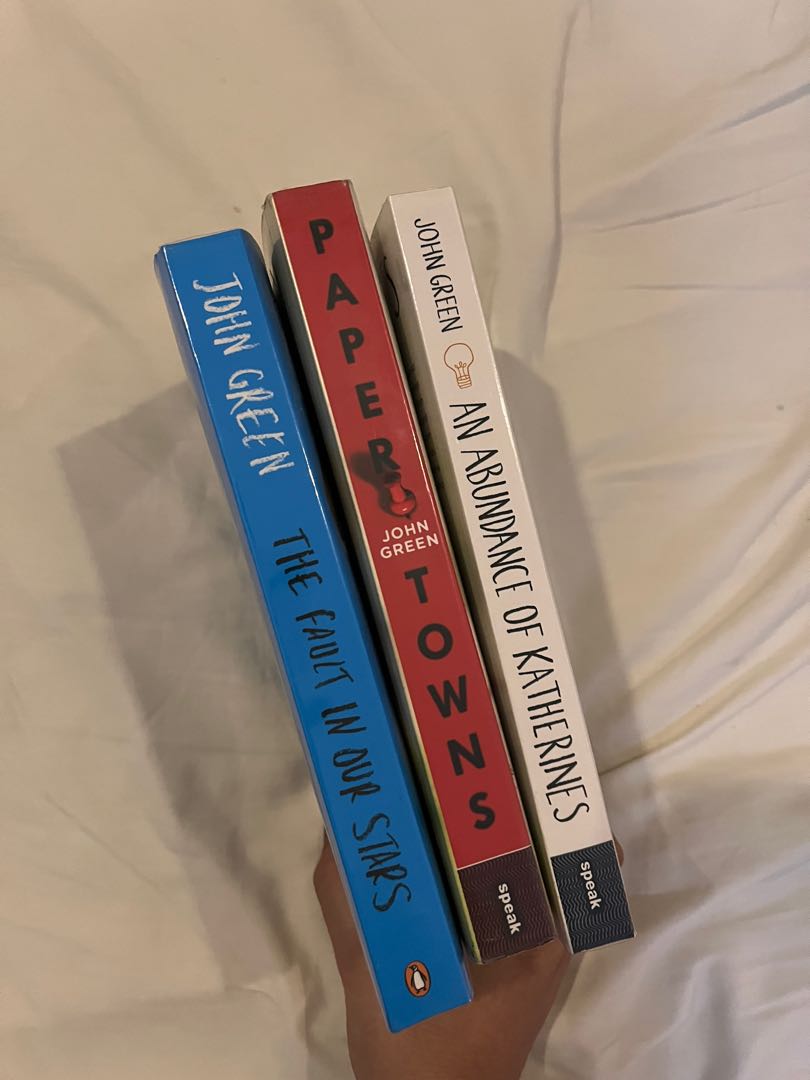 John Green books (Fault in our stars, Paper Towns, and An abundance of ...
