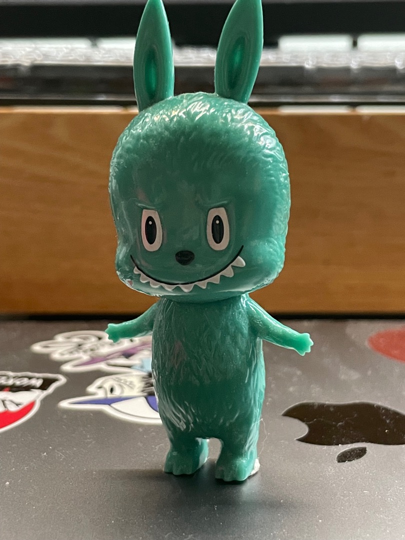 「售」Labubu mini 藍綠 The little monsters mini figure collection 1 絕版, 興趣及 ...