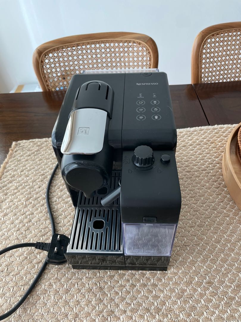 Nespresso Lattisima One Touch, TV & Home Appliances, Kitchen Appliances ...
