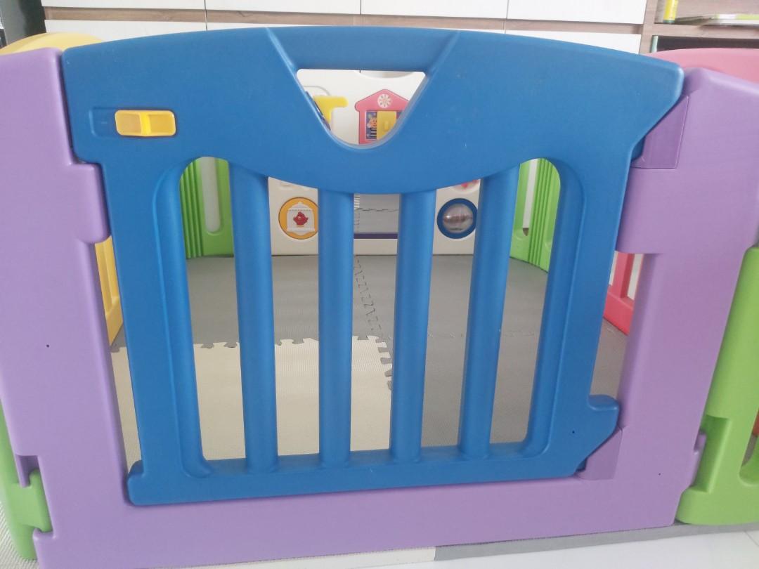 Nihon ikuji 4-panel play yard / playpen + free 3cm-thick 1.8m x 1.9m ...
