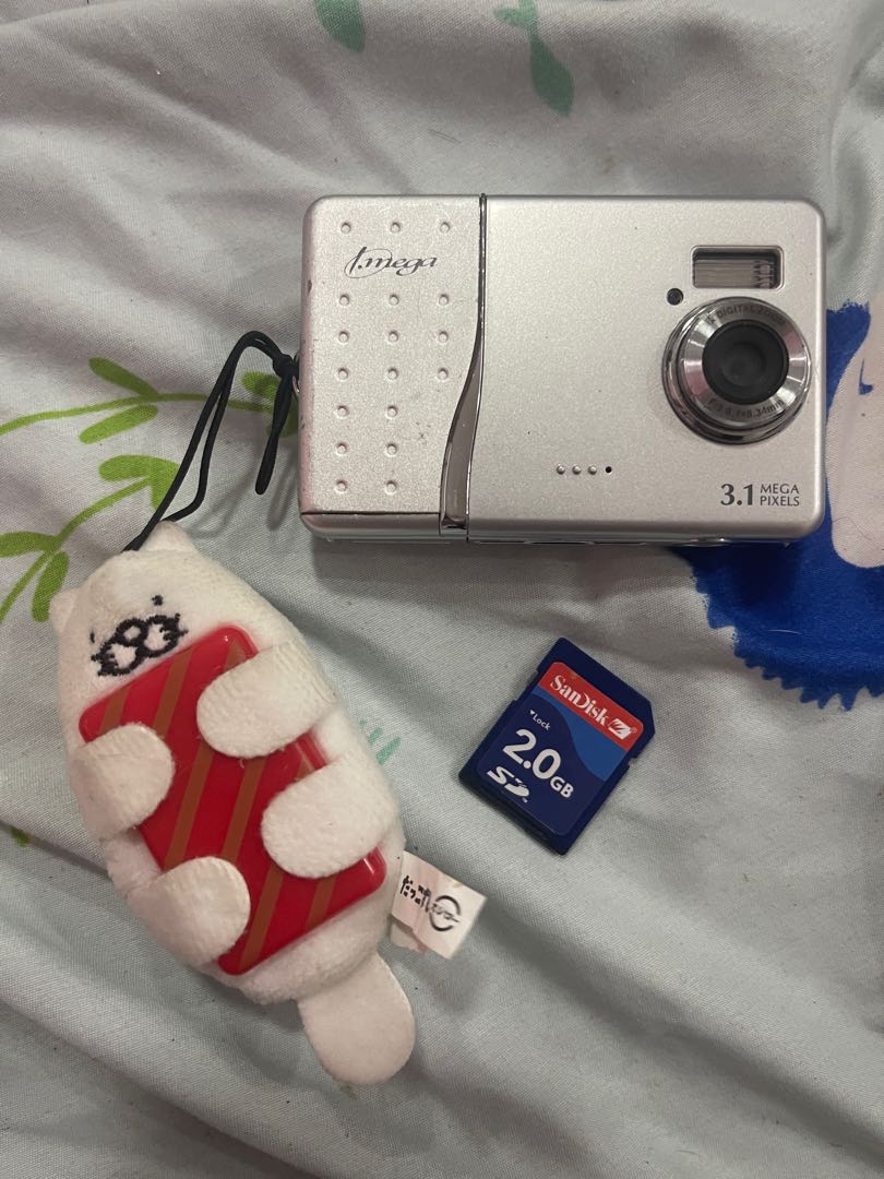 Old Digital Camera with SD card (Still Working), Mobile Phones ...