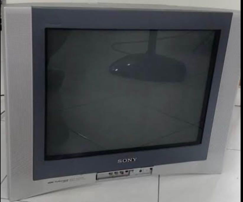 Sony trinitron tv 30”, TV & Home Appliances, TV & Entertainment, TV on ...