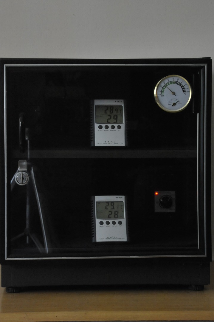 VALUE 50L AUTO DRY CABINET (MADE IN TAIWAN) MINT CONDITION, Photography ...