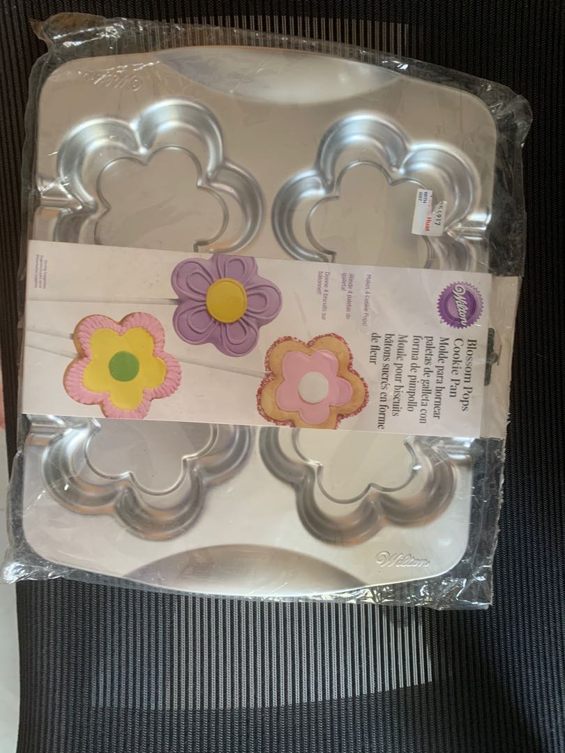 Wilton Cookie Pan Mold, Furniture & Home Living, Kitchenware ...