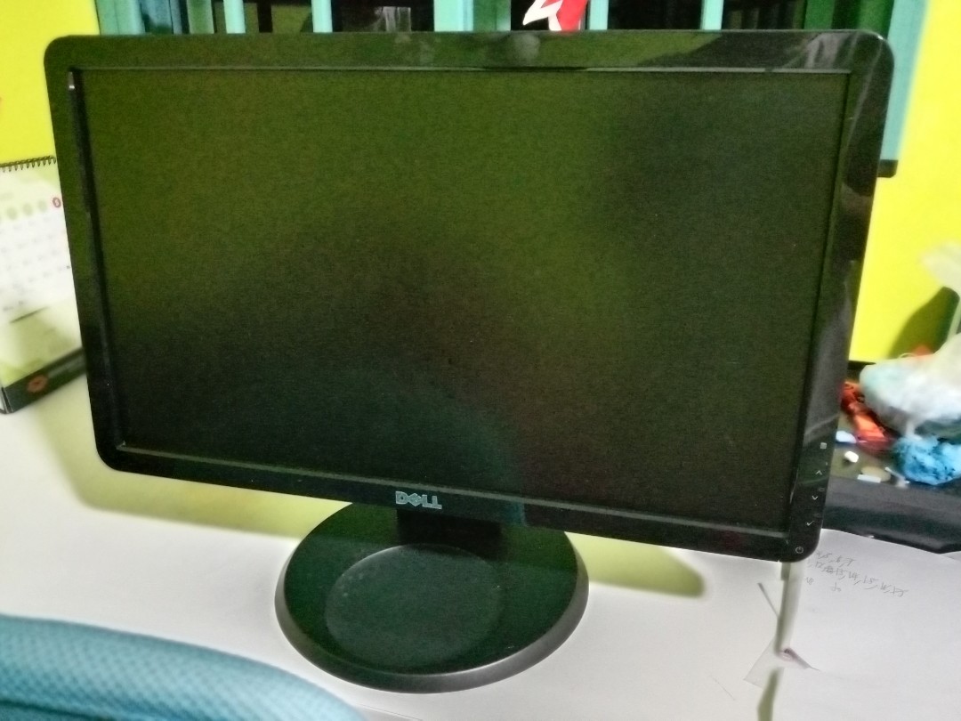 DELL 20 inch monitor screen, Computers & Tech, Desktops on Carousell
