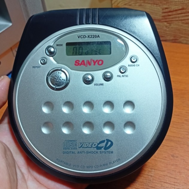 Discman Sanyo vcd-X220A, Elektronik, Audio di Carousell