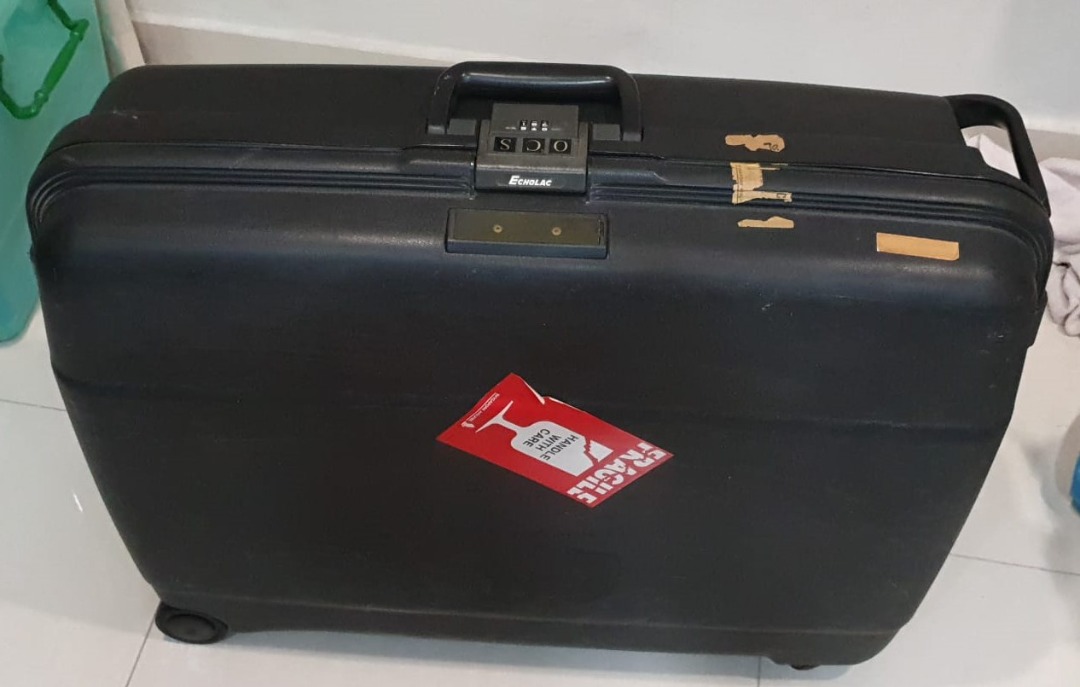 Echolac Extra Large Hardcase Luggage with combination lock, Hobbies ...