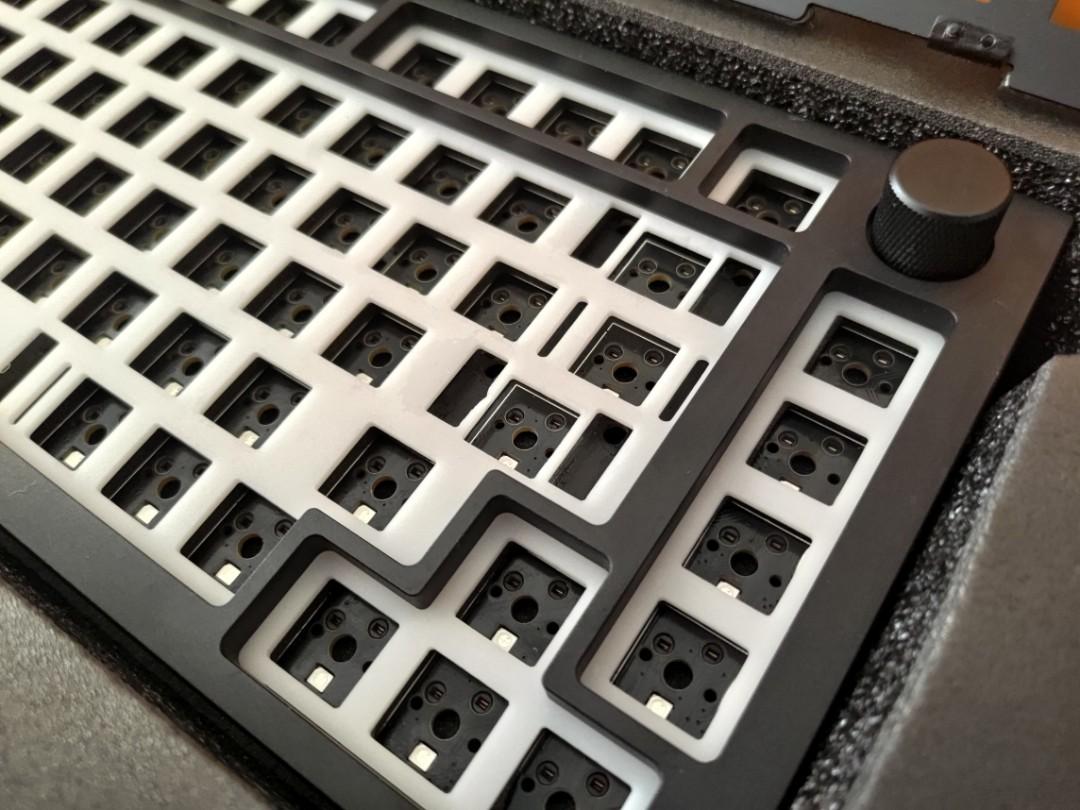Gmmk Pro - Barebones Kit with POM plate, 電腦＆科技, 電腦周邊及配件, 電腦鍵盤及相關產品 ...
