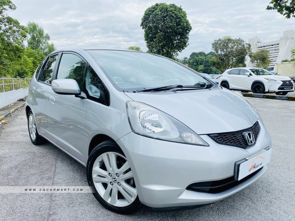 Honda Jazz 1.3 LA (A), Cars, Used Cars on Carousell