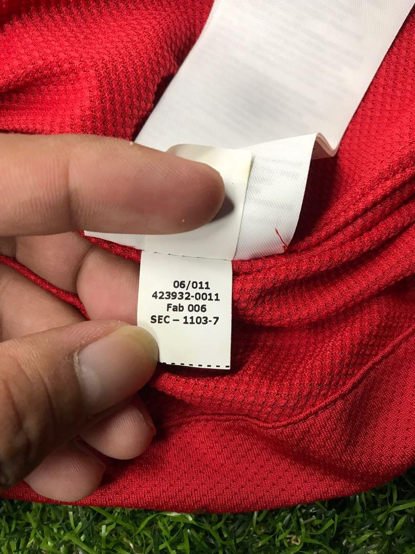 Manchester United AON Football Jersey, Men's Fashion, Activewear on ...