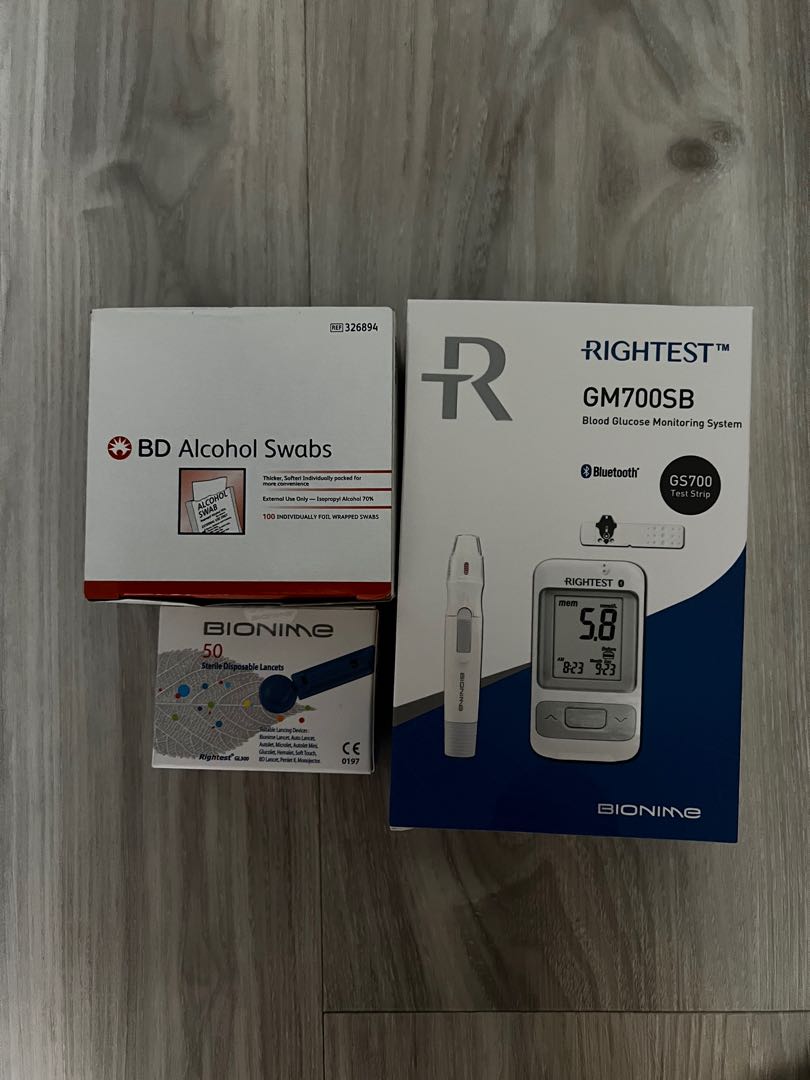 Rightest Blood Glucose Monitoring System GM700SB, Health & Nutrition ...