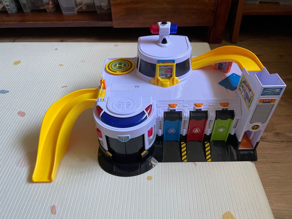 Tayo Emergency Station, Hobbies & Toys, Toys & Games on Carousell
