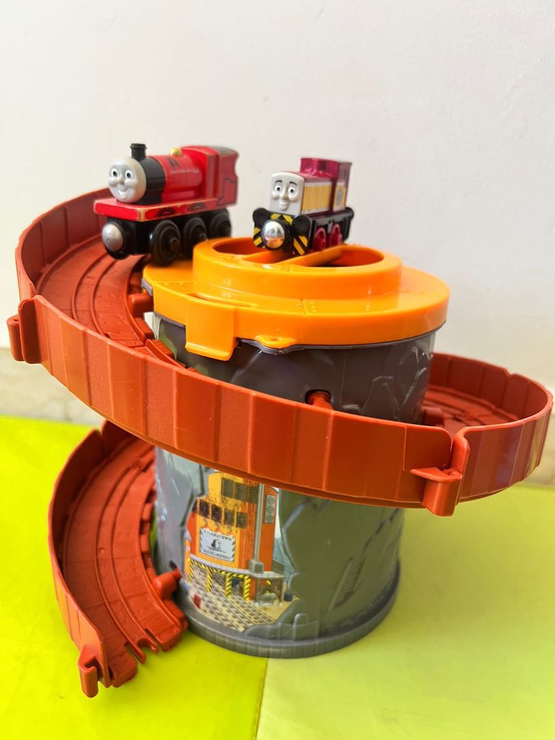 Thomas & Friends - Take & Play : Spiral Tower Tracks , Hobbies & Toys ...