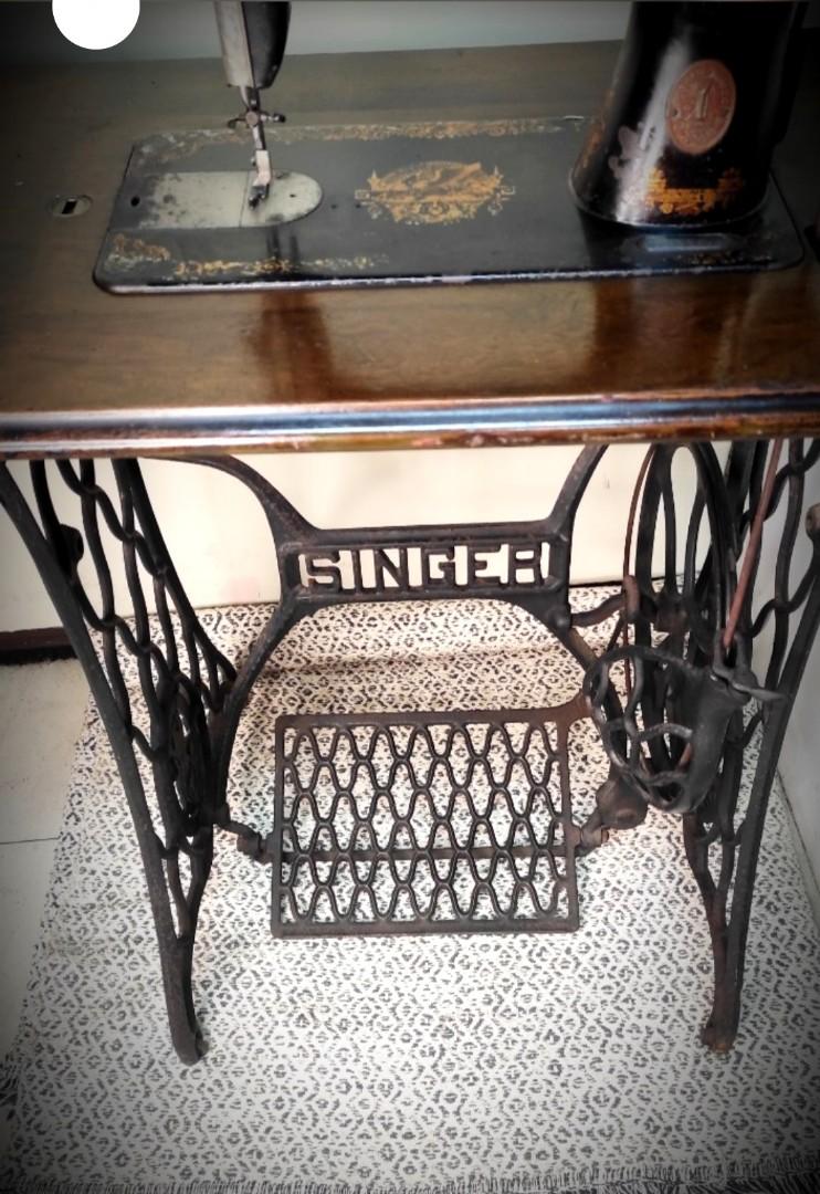 Very Rare Vintage Singer Spider, sewing machine table., Hobbies & Toys ...