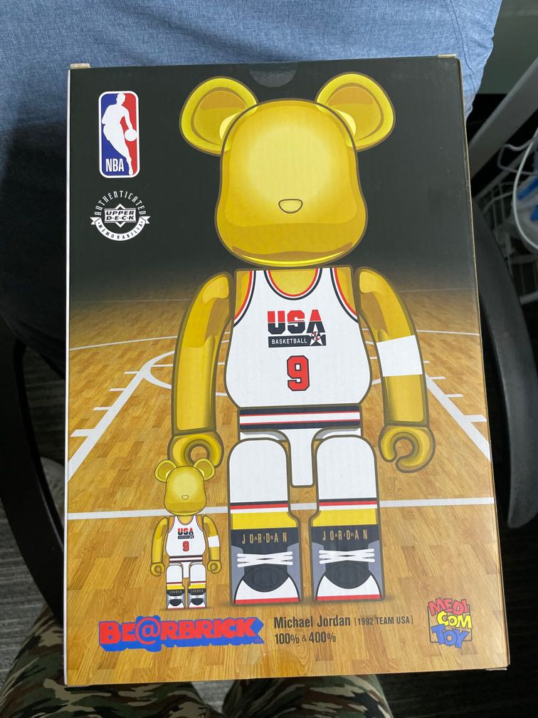Bearbrick be@rbrick Michael Jordan 400%+100%, 興趣及遊戲, 玩具 & 遊戲類 - Carousell