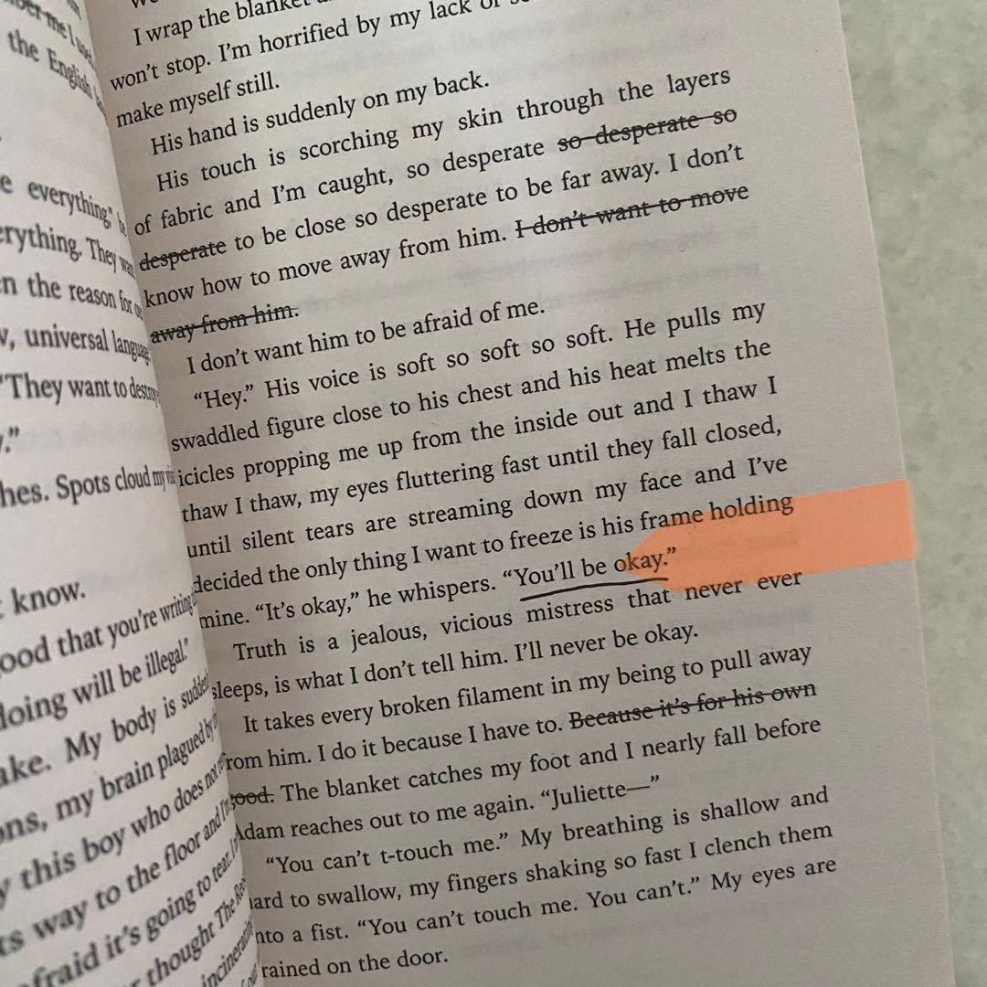 booktok annotated copy of shatter me by tahereh mafi, Hobbies & Toys ...