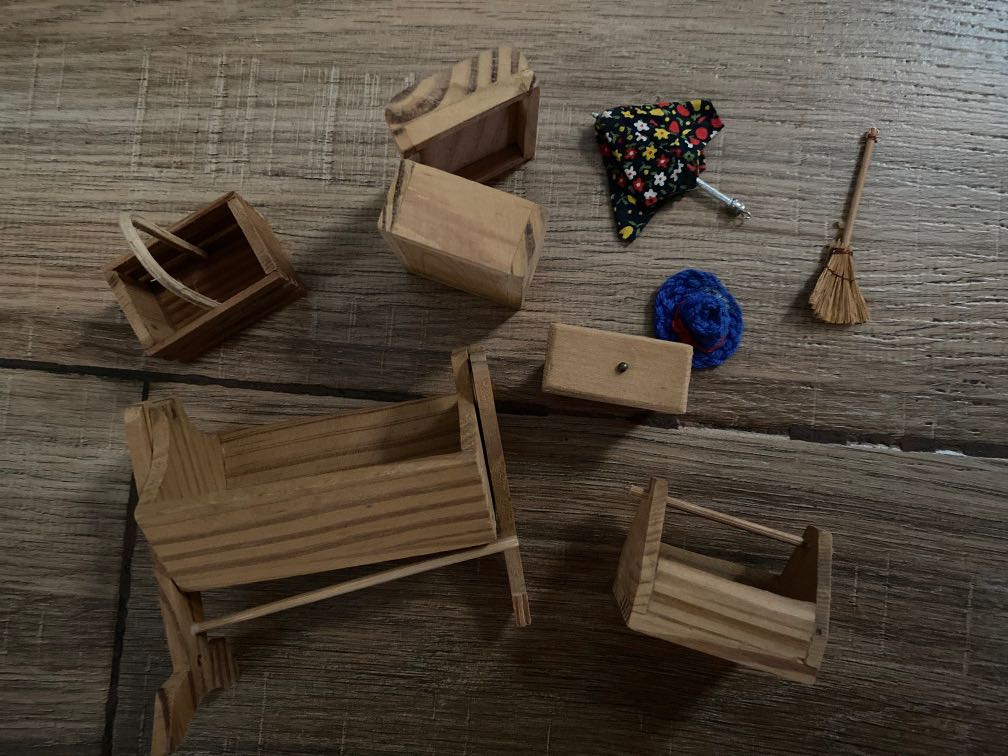 (LF 9) Bunch of miniature pieces, Hobbies & Toys, Stationary & Craft ...