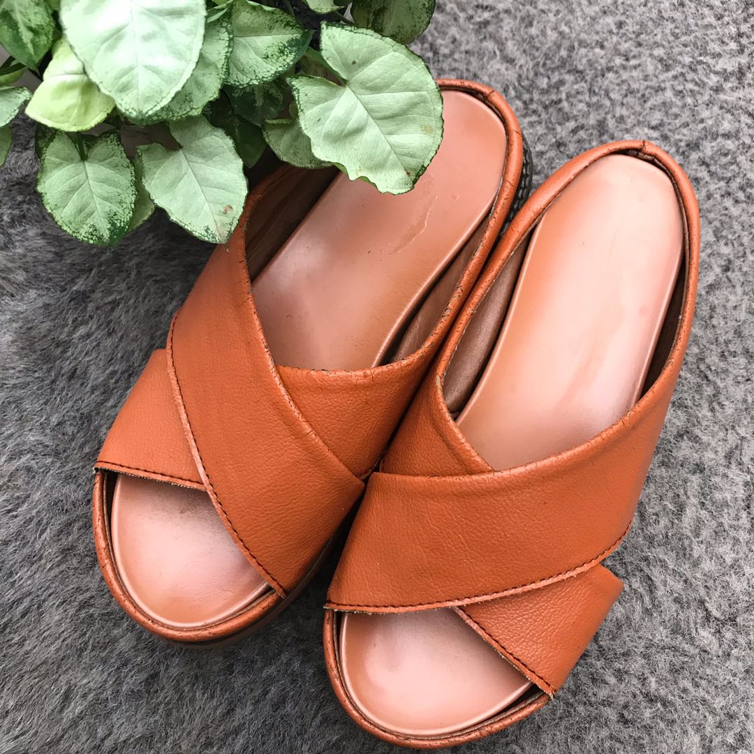 Crossband Sandal (Made In Taiwan), Women's Fashion, Footwear, Flats ...