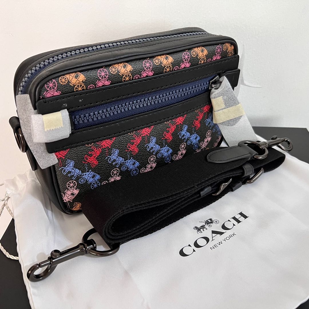 *FLAGSHIP EXCLUSIVE* Coach Horse and Carriage Sling Bag, Men's Fashion ...