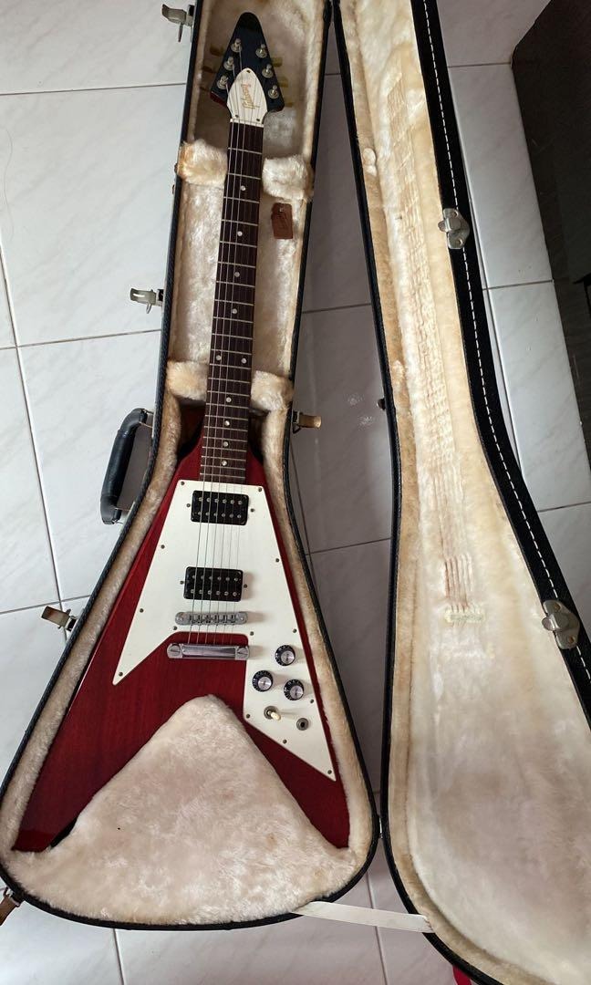 Gibson Flying V, Hobbies & Toys, Music & Media, Musical Instruments on ...