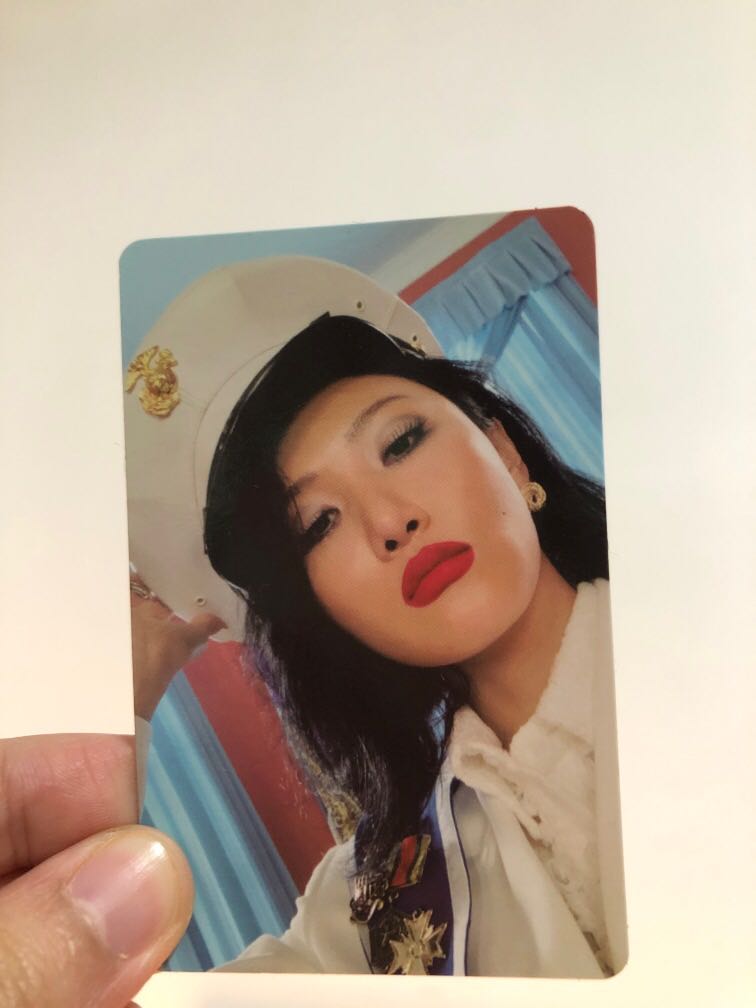 Hwasa Photocard, Hobbies & Toys, Memorabilia & Collectibles, K-Wave on ...