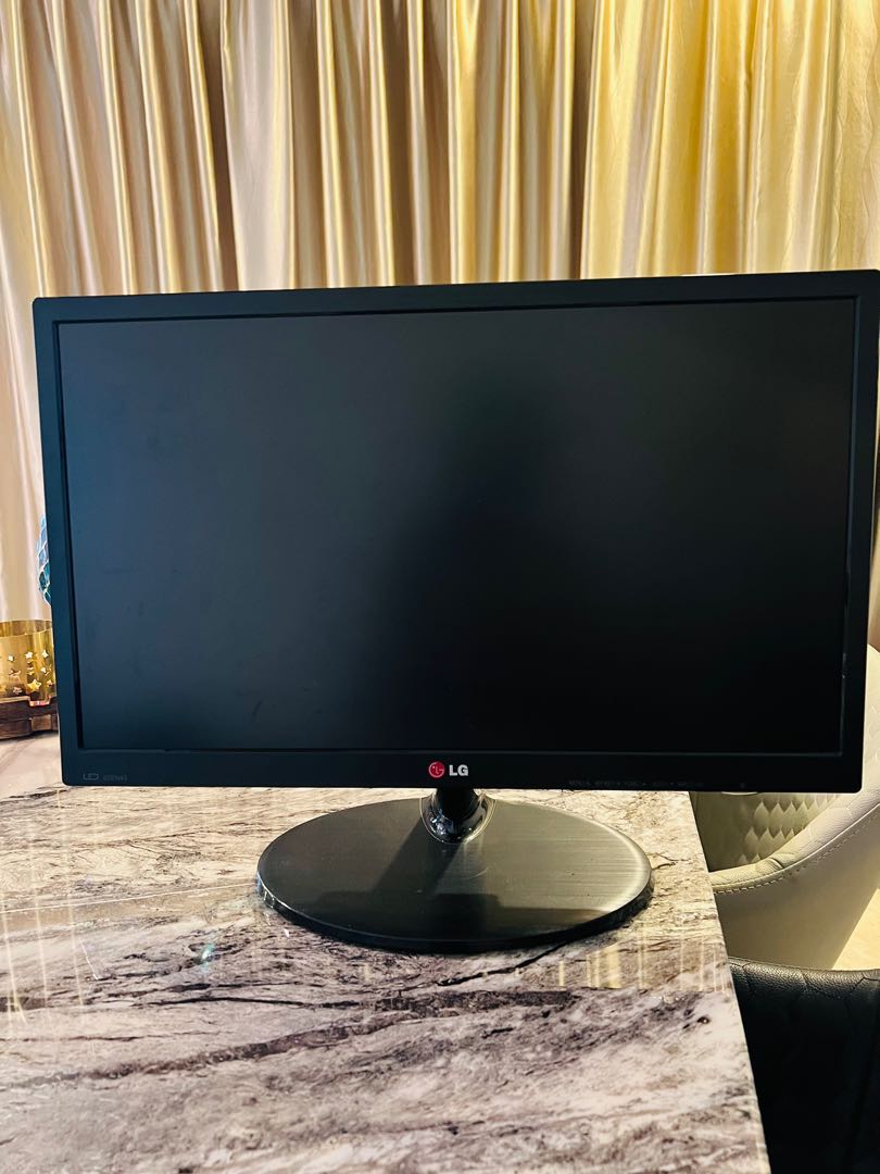LG Monitor, Computers & Tech, Desktops on Carousell