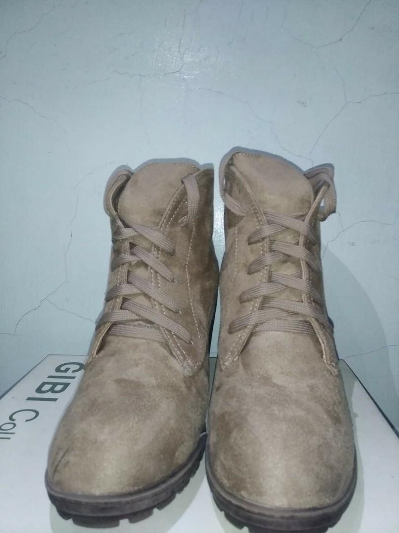 Original Gibi Dogwood Boots, Women's Fashion, Footwear, Boots on Carousell
