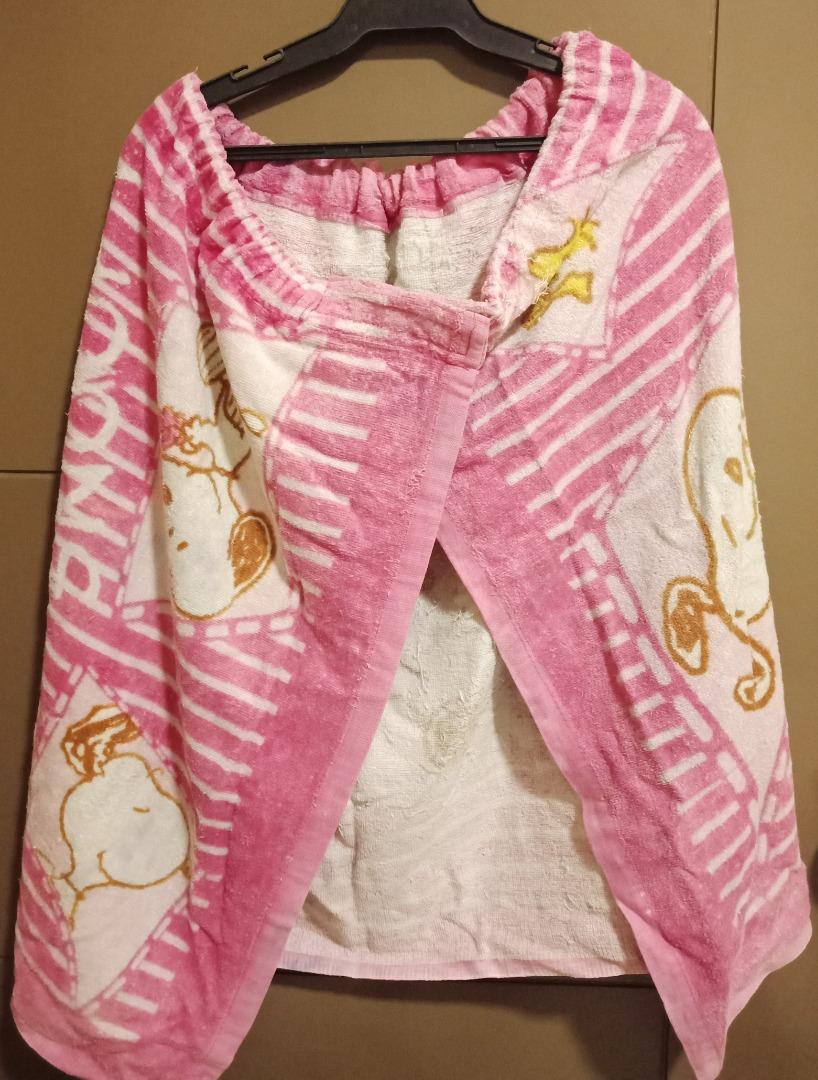 Snoopy Tube Robe, Women's Fashion, Undergarments & Loungewear on Carousell