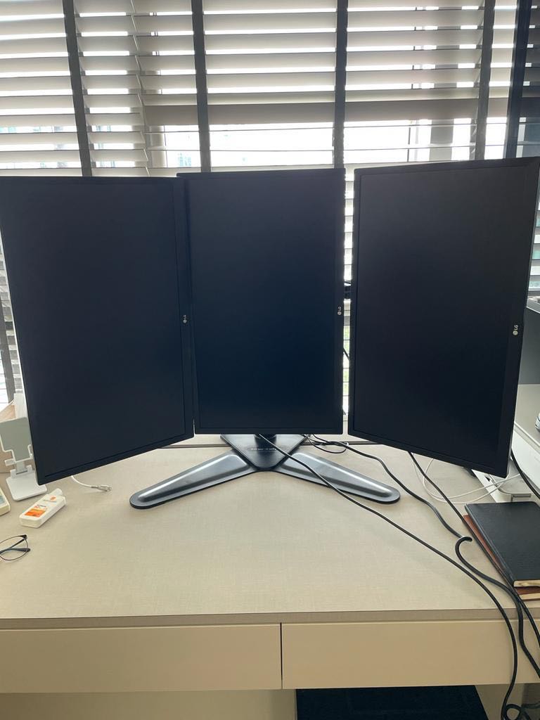 3 LG Monitor Screens + Triple Monitor Arm, Computers & Tech, Desktops ...