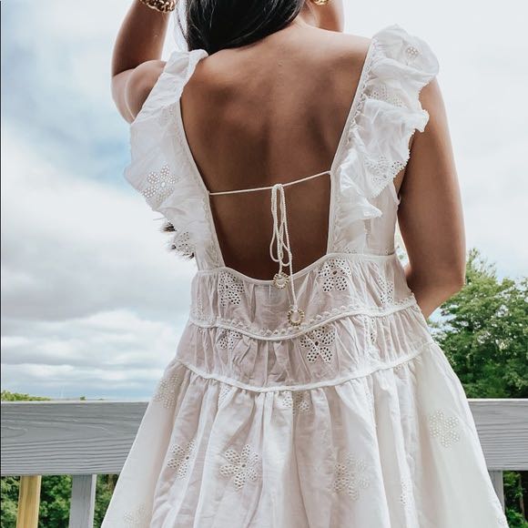 Aritzia Sunday’s Best Ebb Dress in White, Women's Fashion, Dresses ...