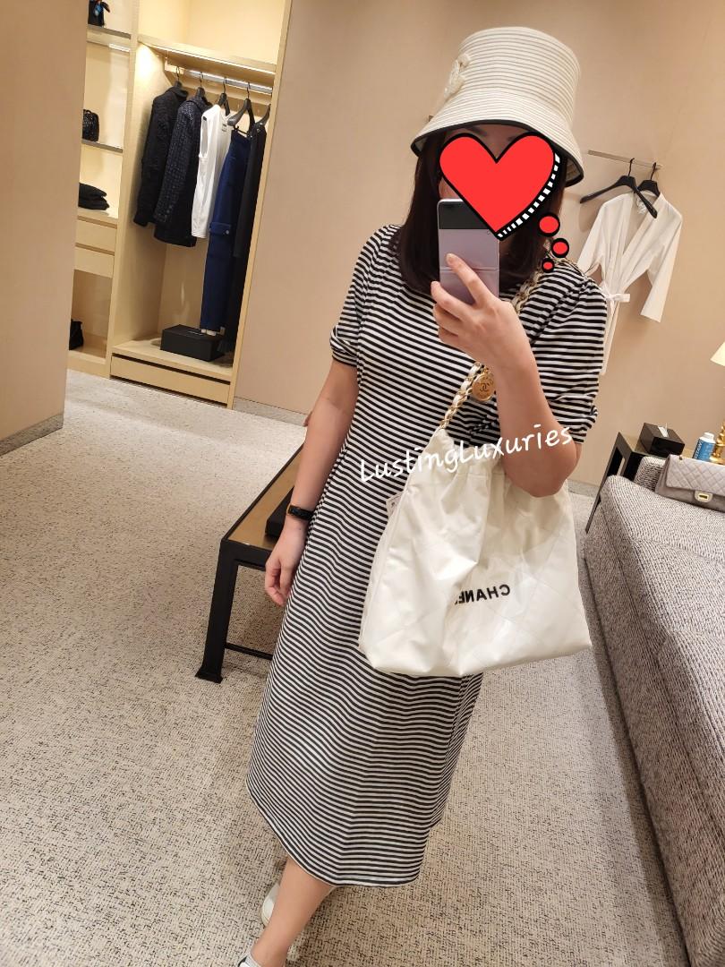 Chanel 22 white medium, Women's Fashion, Bags & Wallets, Tote Bags on ...