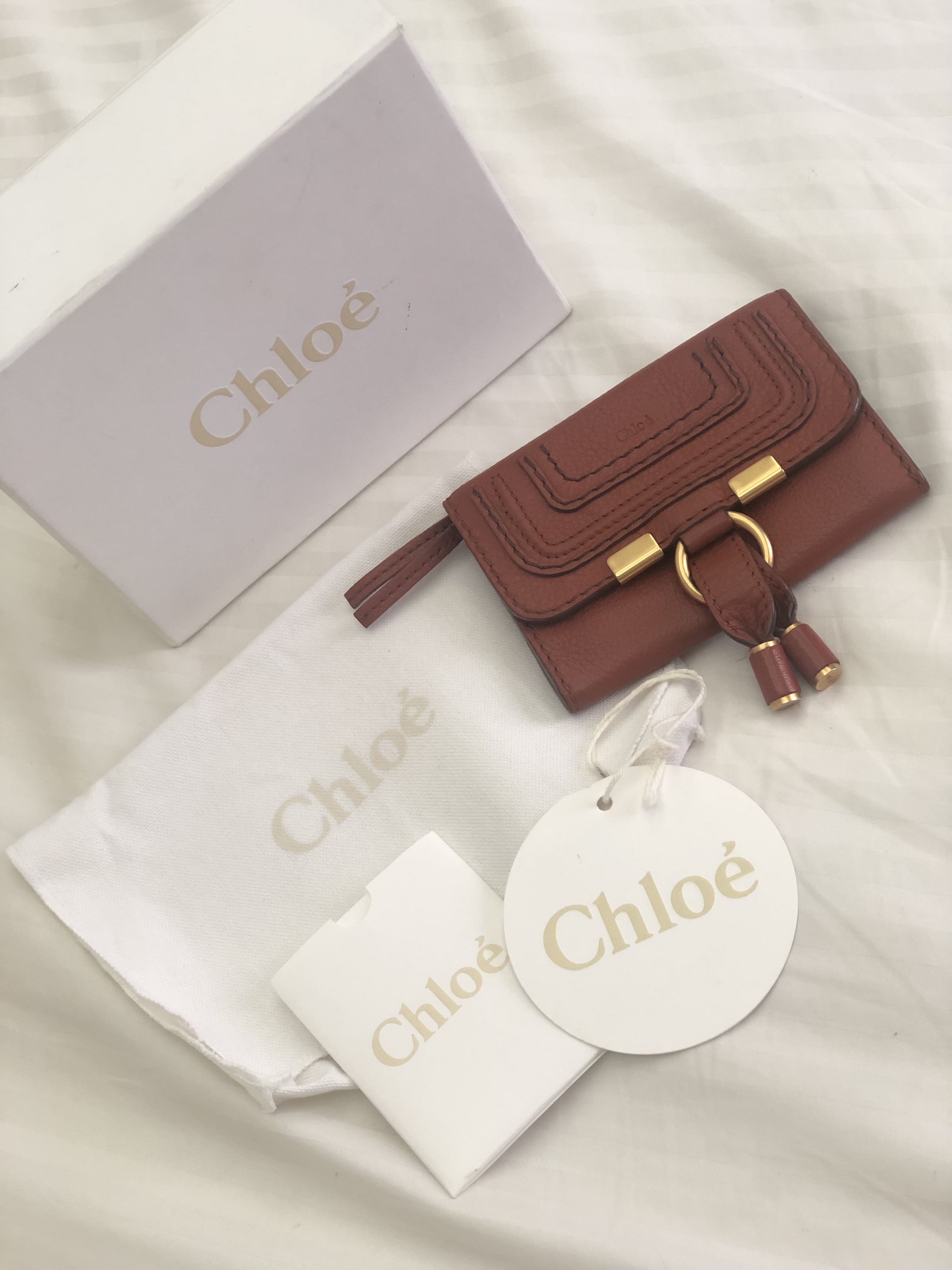 Chloe Card Case Complete inclusion, Luxury, Bags & Wallets on Carousell