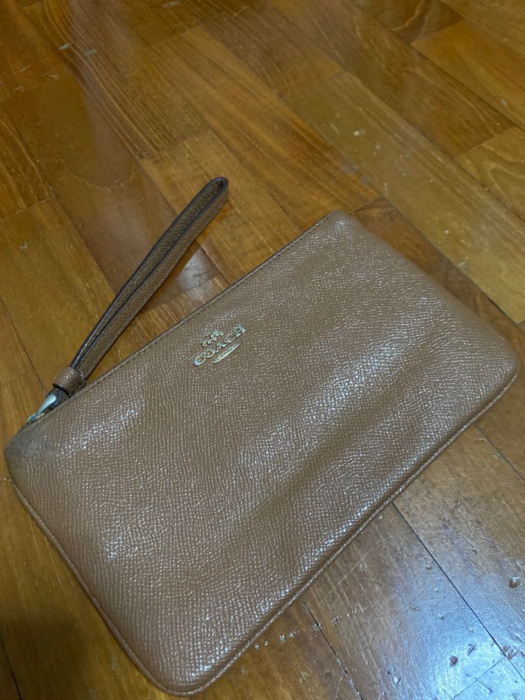 Coach clutch, Women's Fashion, Bags & Wallets, Clutches on Carousell
