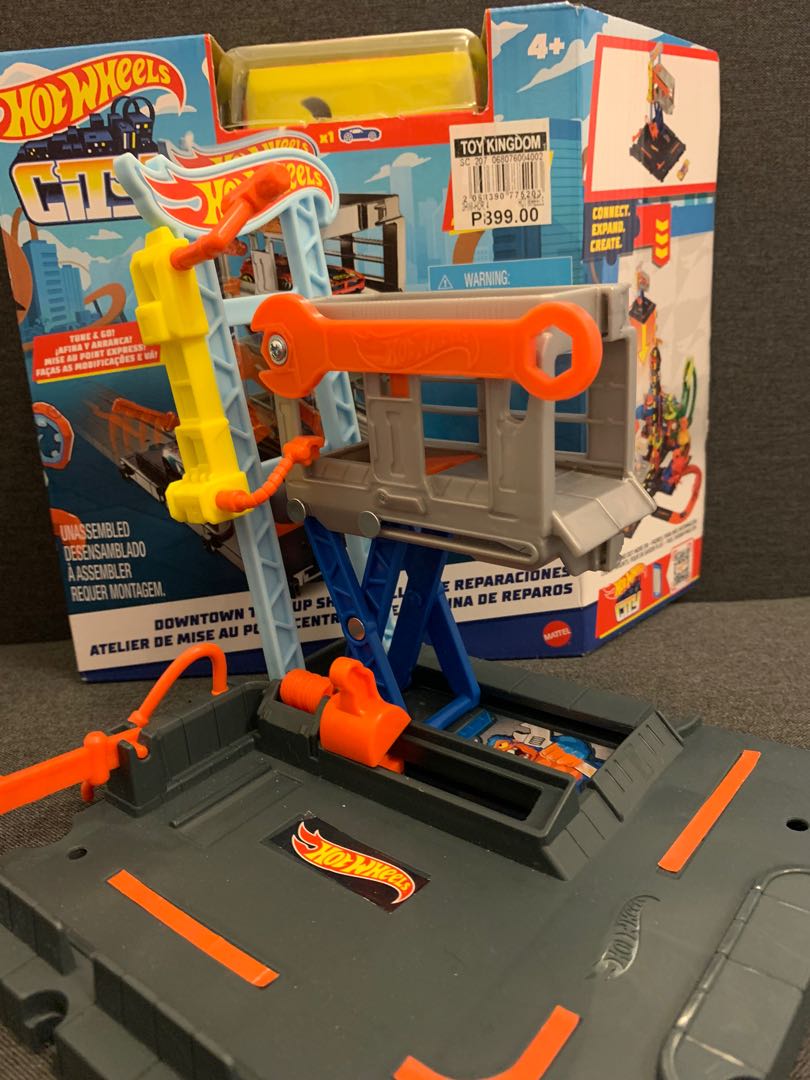 Hot Wheels Play Set - Downtown Tune Up Shop, Hobbies & Toys, Toys ...