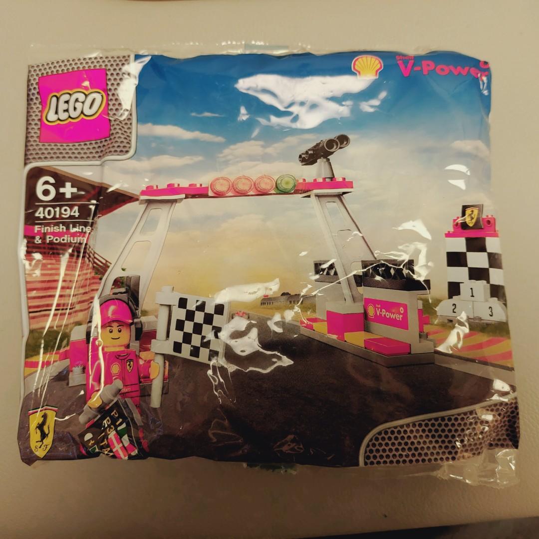 LEGO 40194 Finish Line & Podium polybag, 興趣及遊戲, 玩具 & 遊戲類 - Carousell