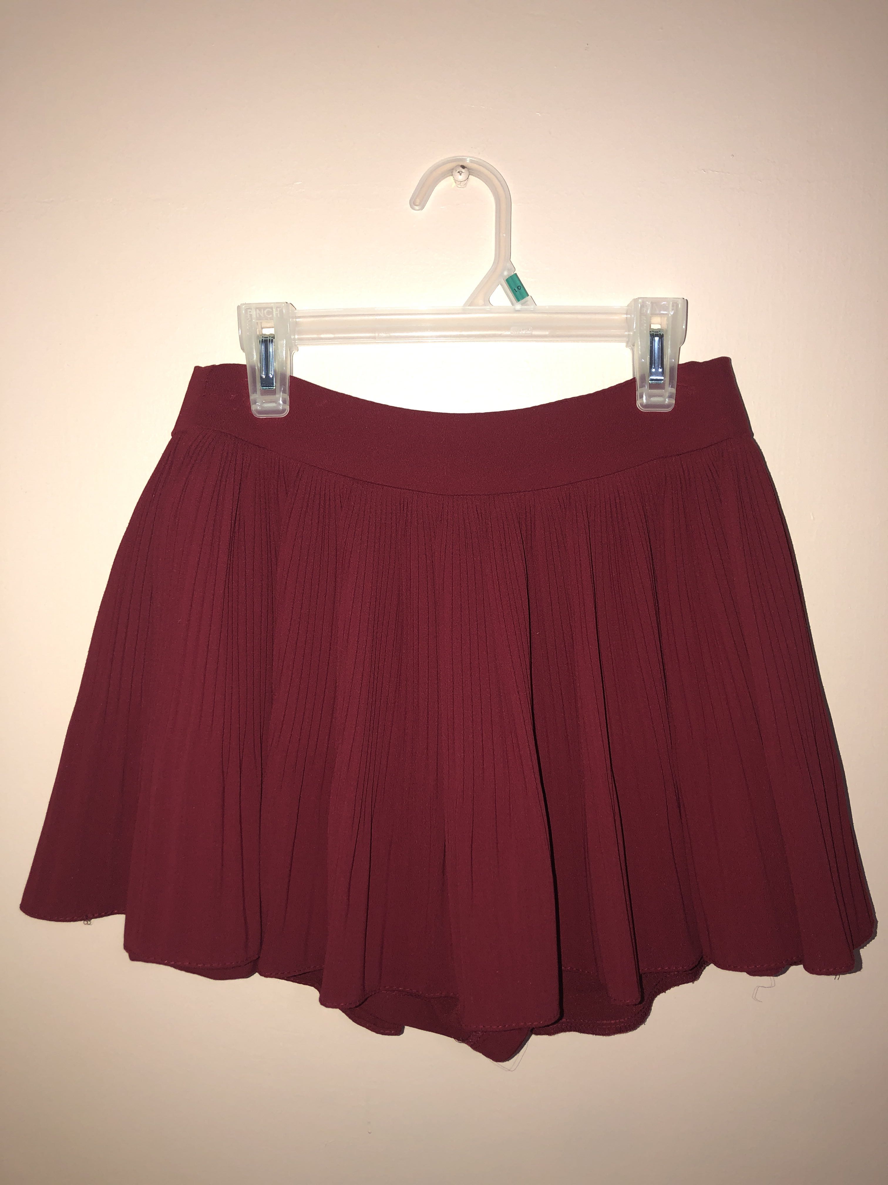 Maroon mini skort, Women's Fashion, Bottoms, Skirts on Carousell