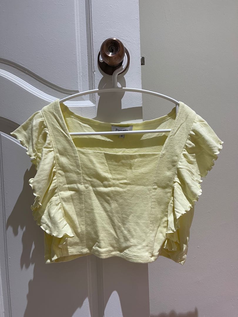*new* pastel yellow cropped top, Women's Fashion, Tops, Sleeveless on ...