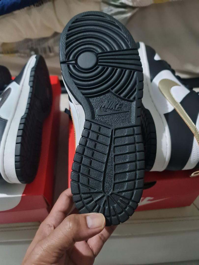 Nike dunk pull tab, Men's Fashion, Footwear, Sneakers on Carousell