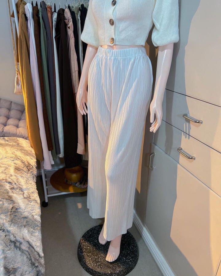 PLEATED WHITE SQUAREPANTS, Women's Fashion, Bottoms, Other Bottoms on ...