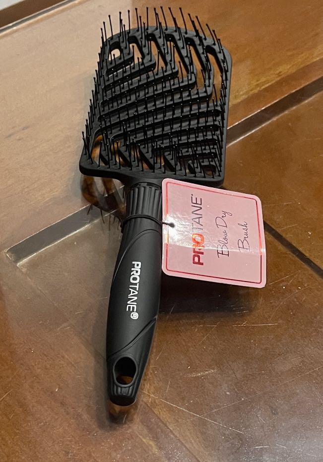 Protane Blow Dry Brush, Beauty & Personal Care, Hair on Carousell